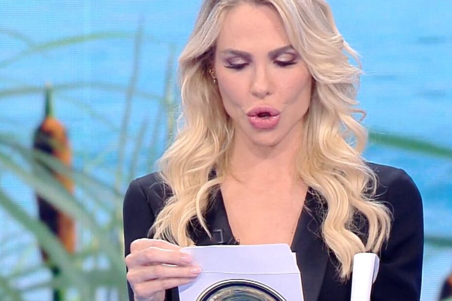 “Hai vinto tu!”. Isola dei Famosi 2023, l’annuncio di Ilary Blasi a ... “Hai vinto tu!”. Isola dei Famosi 2023, l’annuncio di Ilary Blasi a ...
